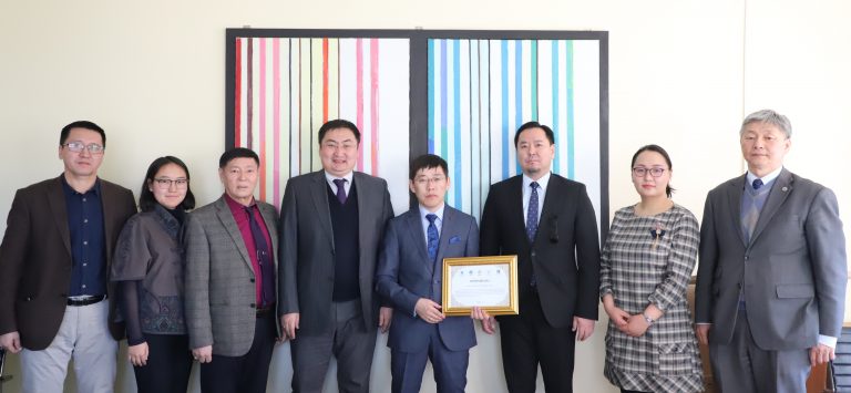 Үндсэн хуулийн цэцийн анхны дарга гавьяат хуульч хууль зүйн шинжлэх ухааны доктор профессор